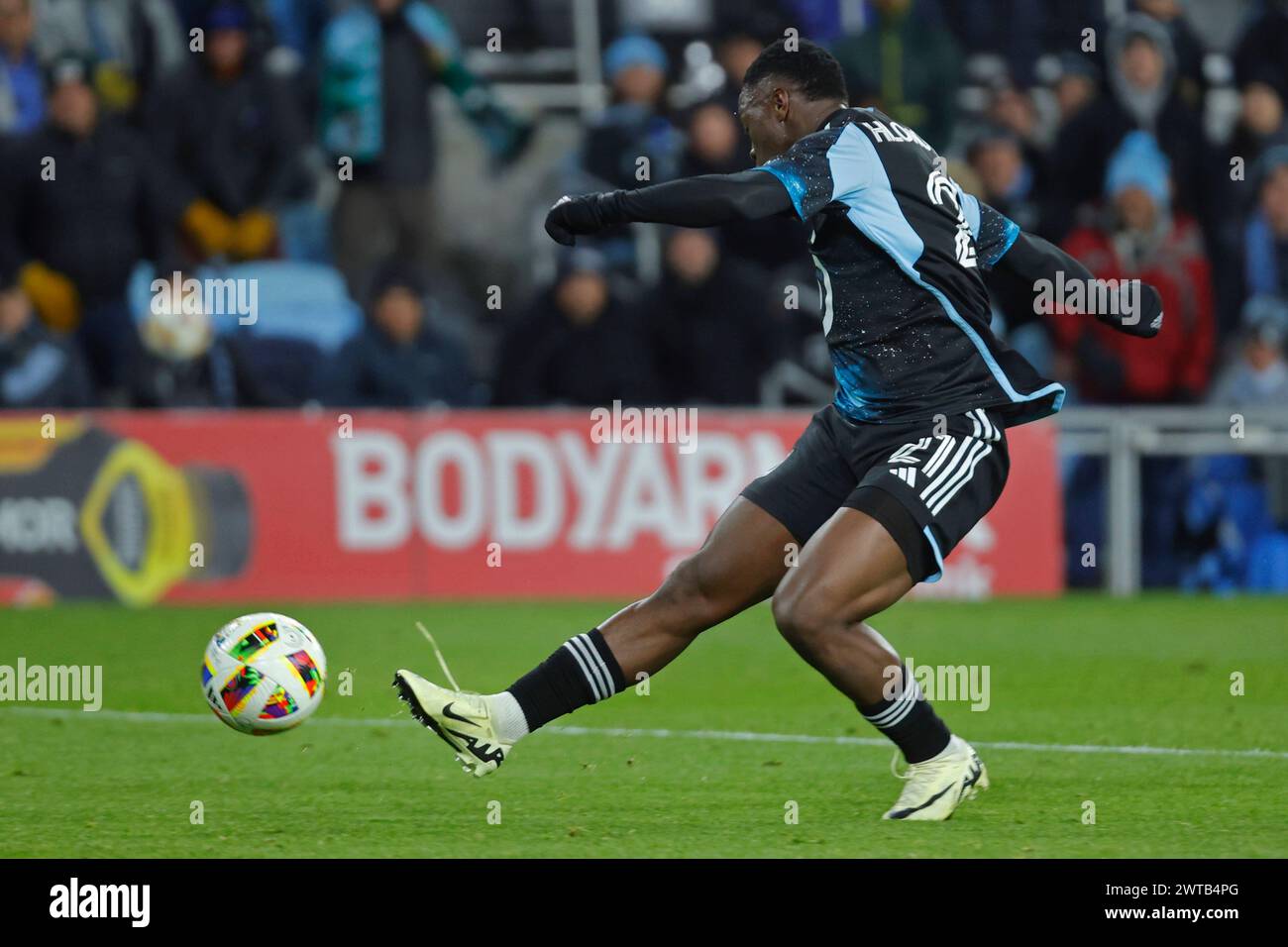 Minnesota United forward Bongokuhle Hlongwane scores a goal against Los ...