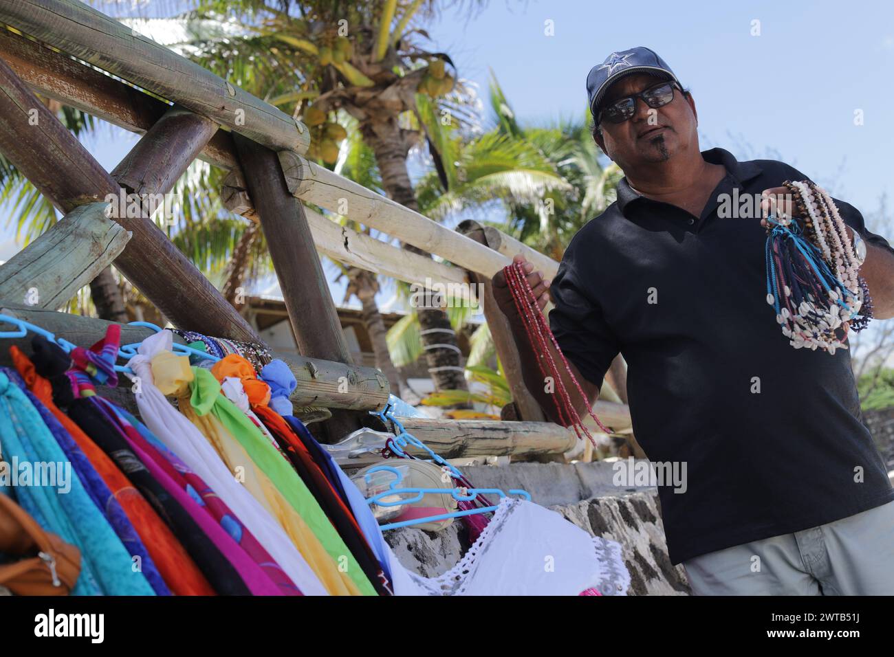 the work of beach hawkers Stock Photo - Alamy