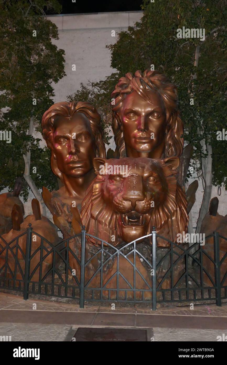 Las Vegas, Nevada, USA 7th March 2024 Siegfried & Roy Statue and Plaza ...