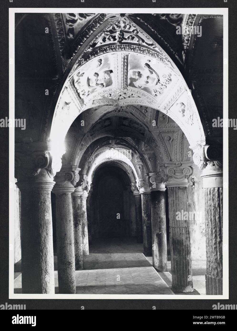 Portal 1507 hi-res stock photography and images - Alamy