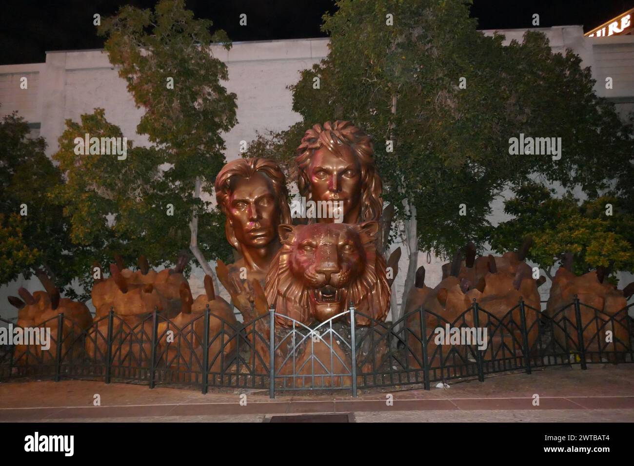 Las Vegas, Nevada, USA 7th March 2024 Siegfried & Roy Statue and Plaza ...