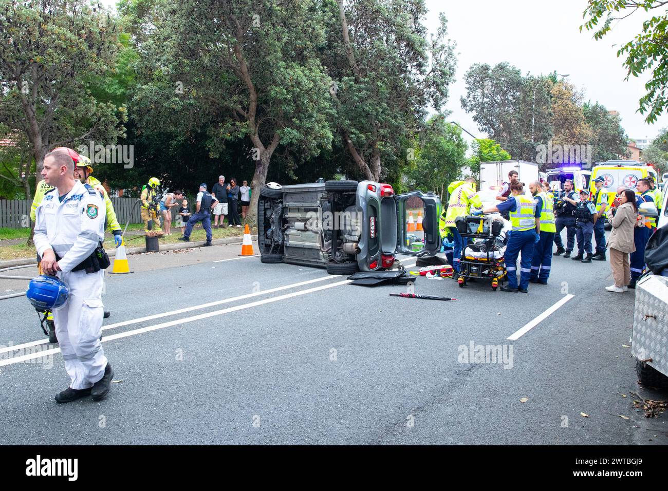 Sydney, Australia. 17 Mar 2024. A dramatic single vehicle accident has ...
