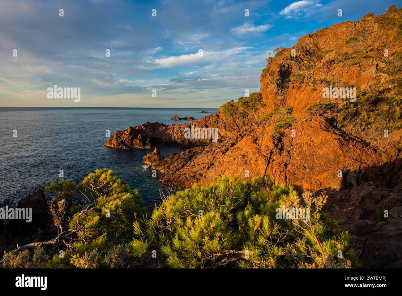 Cap du Dramont, sunrise, Massif de l'Esterel, Esterel Mountains ...