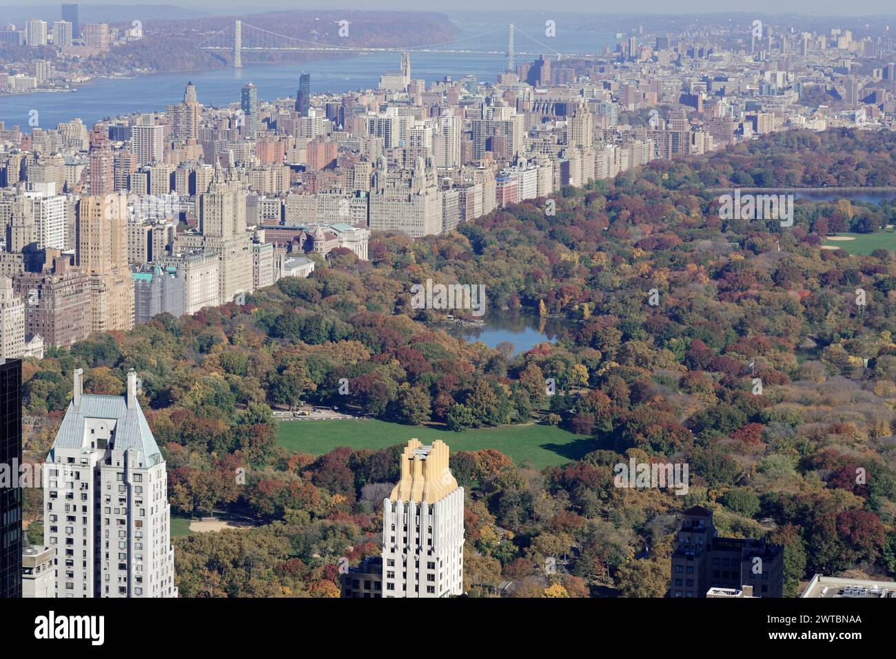 Rockefeller center gardens hi-res stock photography and images - Alamy
