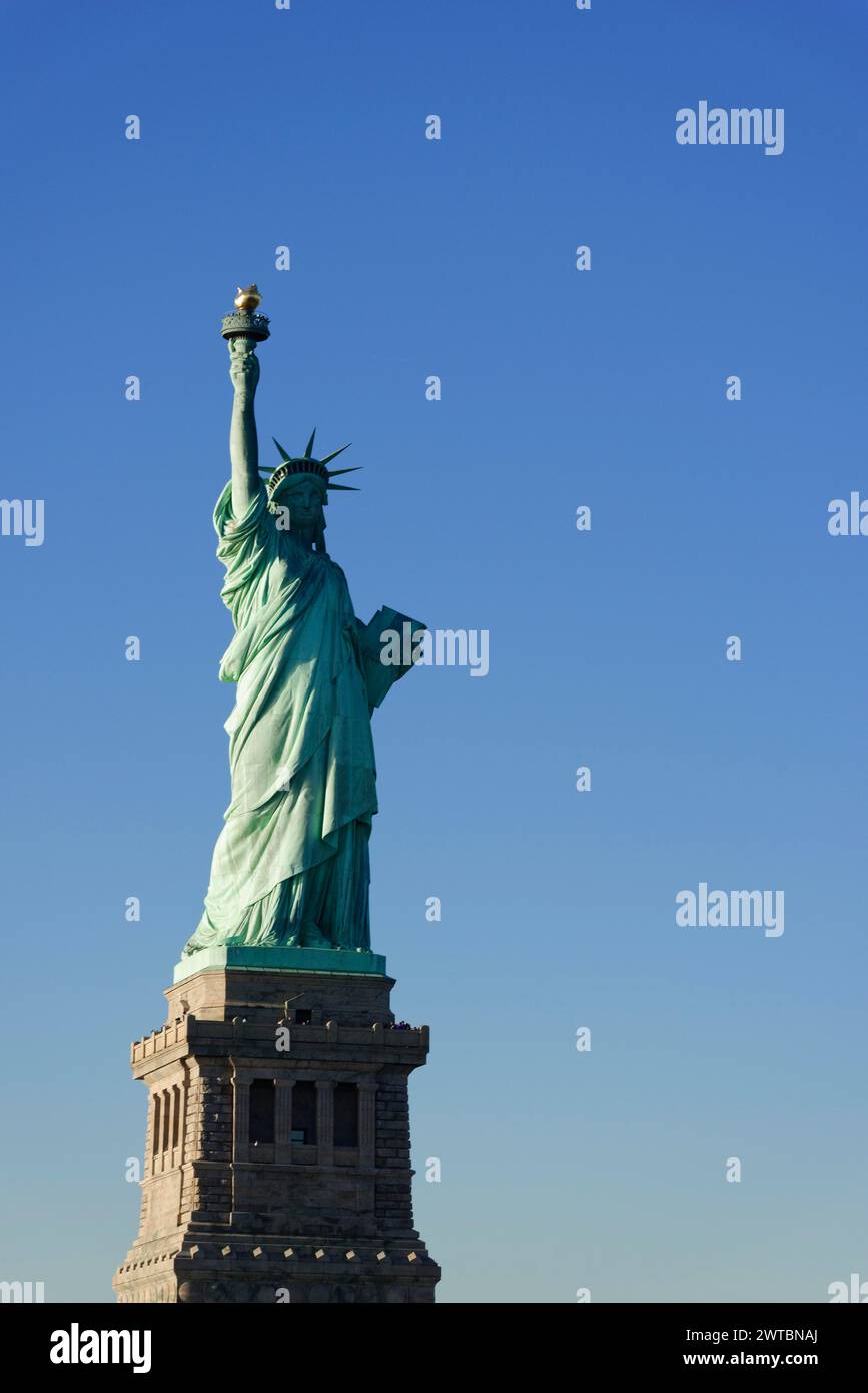 Statue of liberty close up hi-res stock photography and images - Alamy
