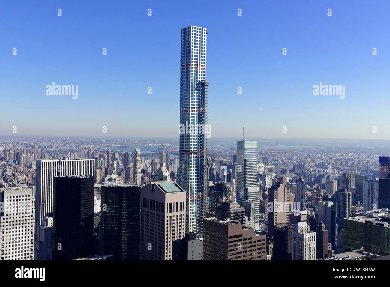 Viewing terrace of the Rockefeller Center, Slender skyscraper tower ...