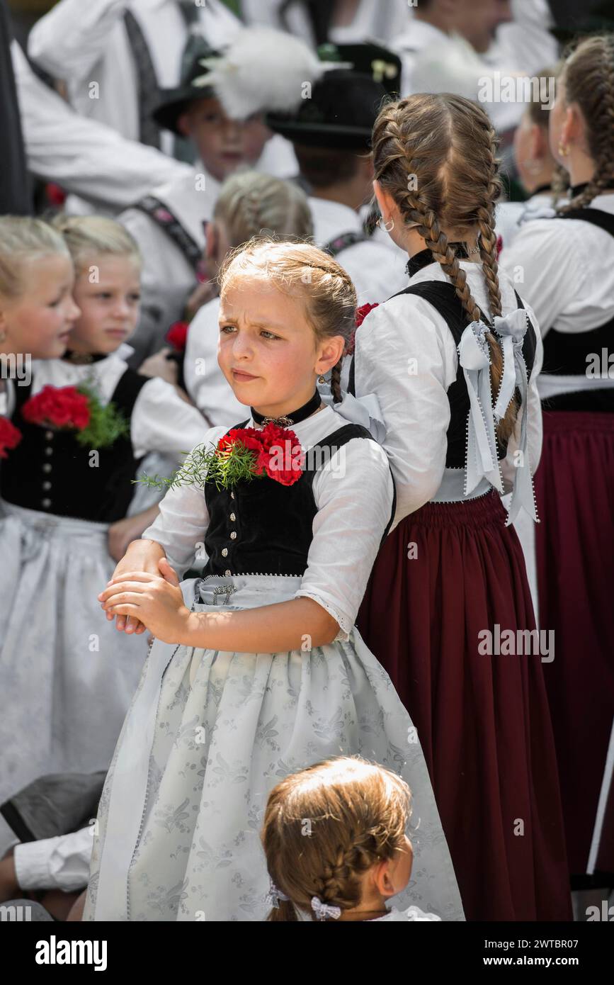 Traditional traditional costume parade, Garmisch-Partenkirchen ...