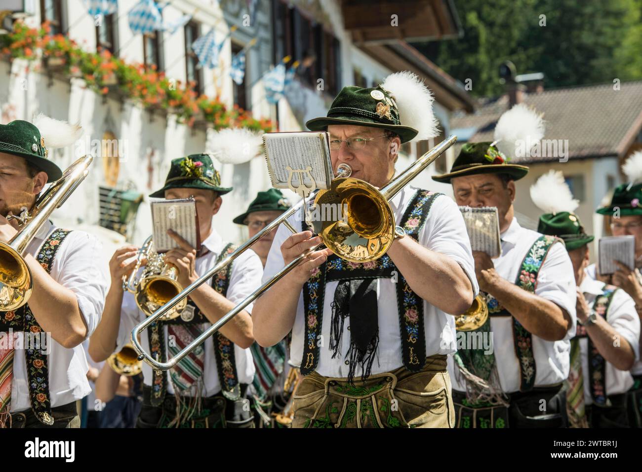 Traditional traditional costume parade, Garmisch-Partenkirchen ...