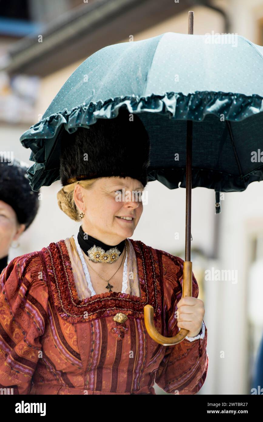 Traditional traditional costume parade, Garmisch-Partenkirchen ...