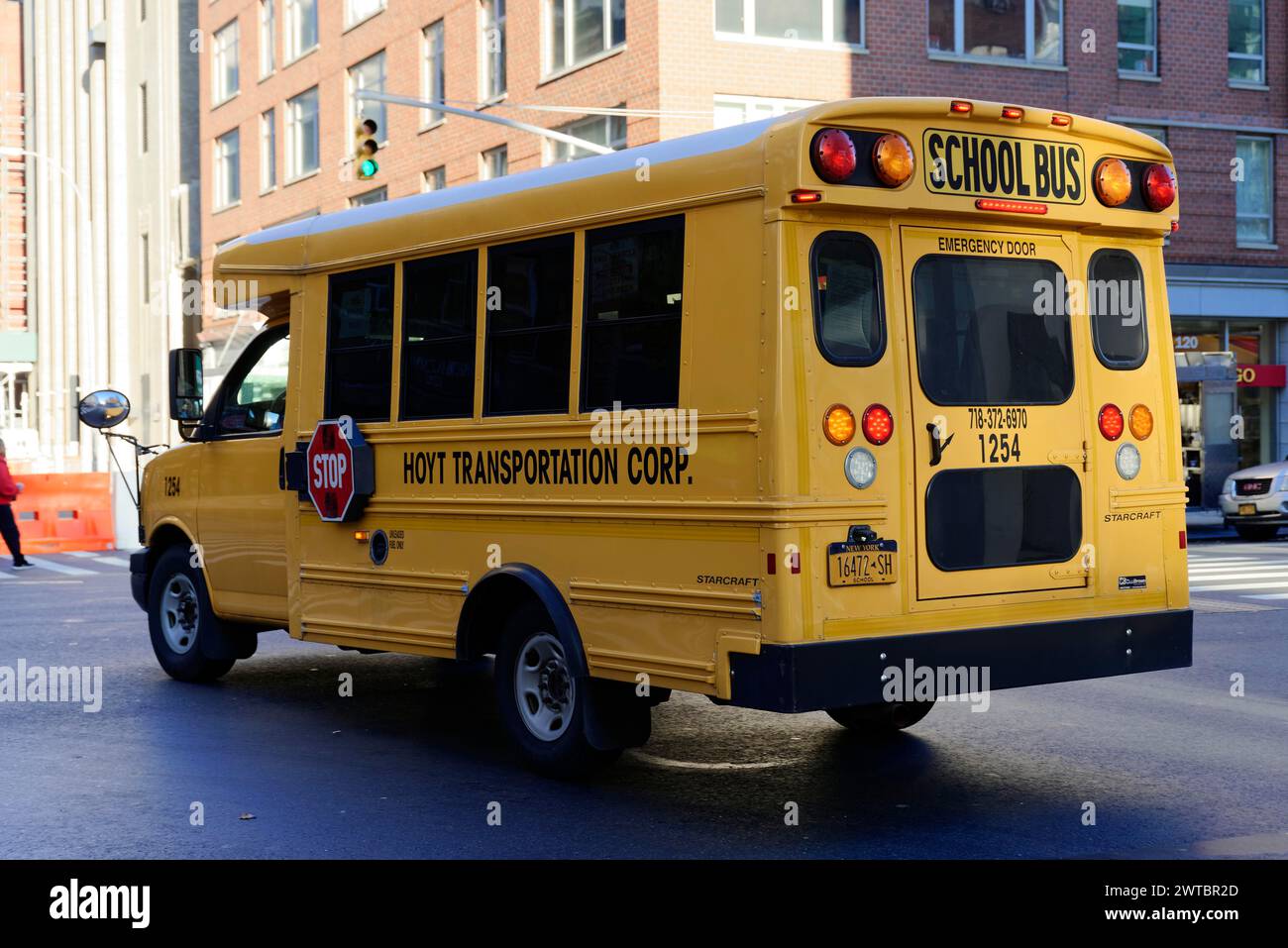 School bus rear view hi-res stock photography and images - Alamy