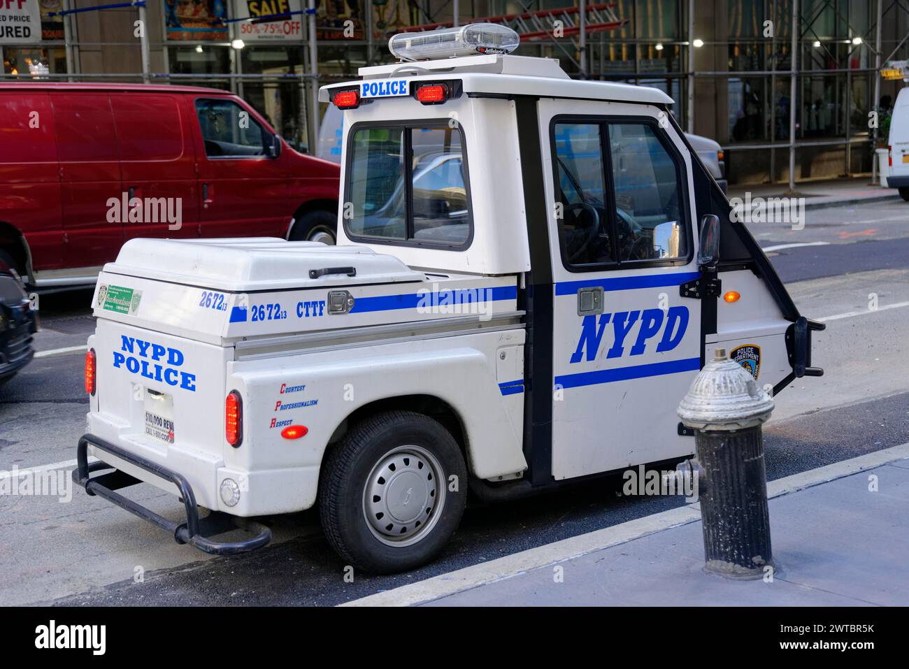 Nypd vehicle hi-res stock photography and images - Alamy