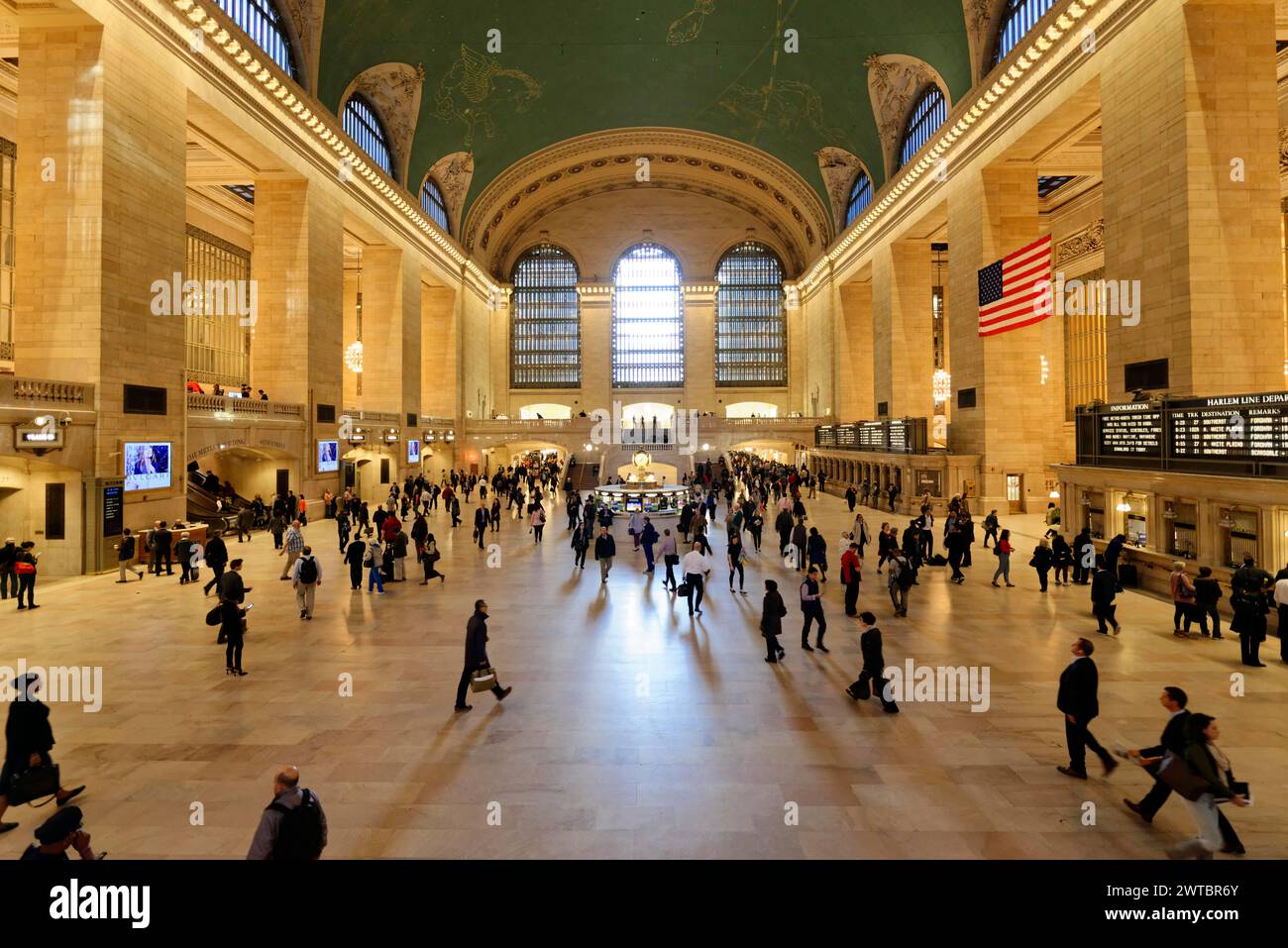 Grand Central Terminal, also Grand Central Station, Wide interior view ...