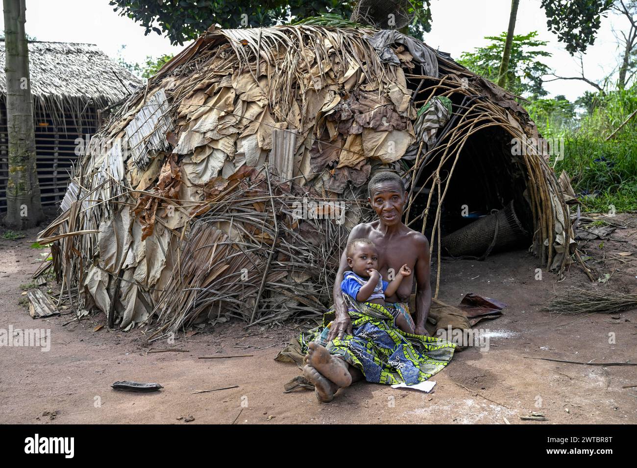 Baka pygmy woman hi-res stock photography and images - Alamy