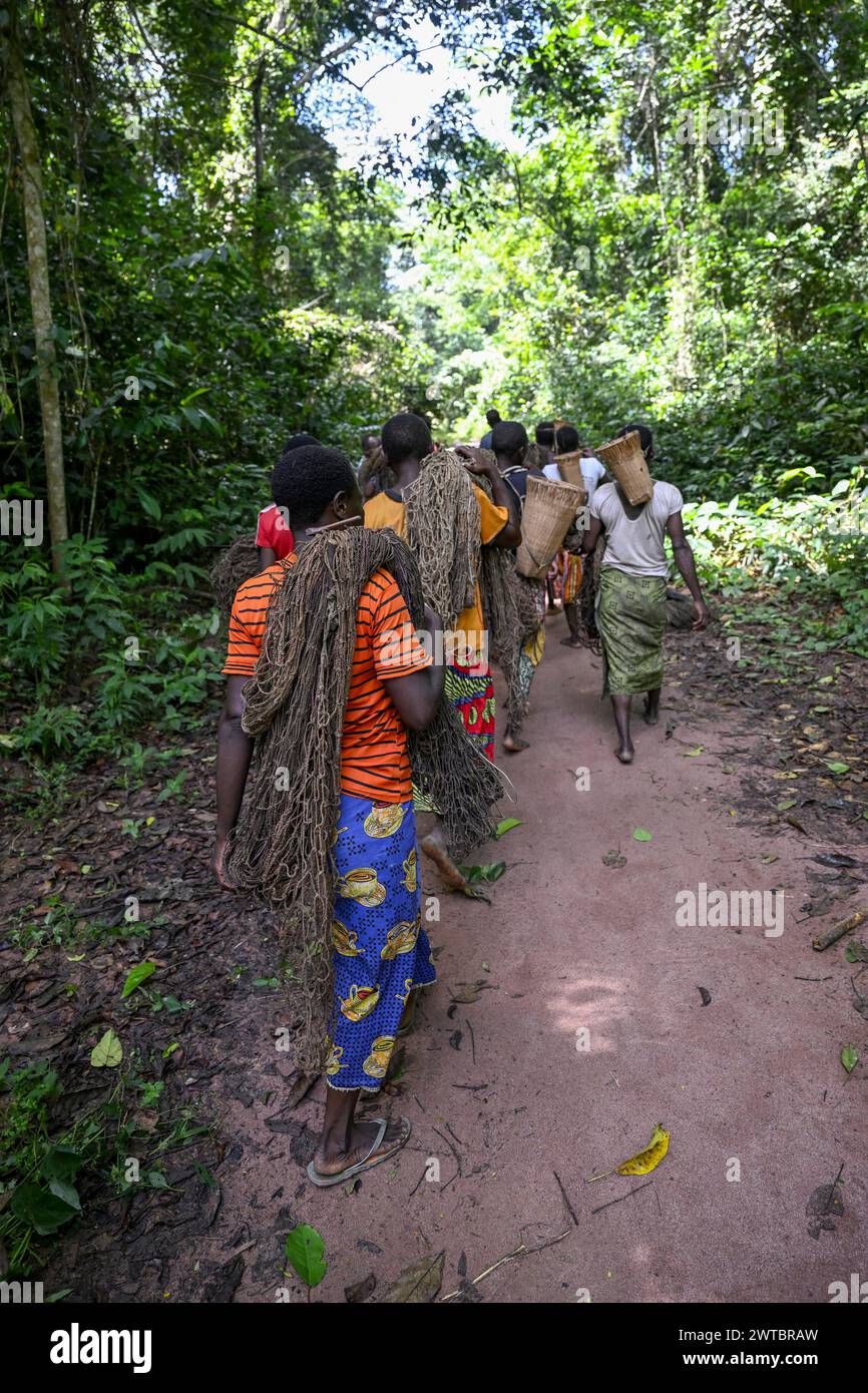 Baaka pygmy hi-res stock photography and images - Alamy