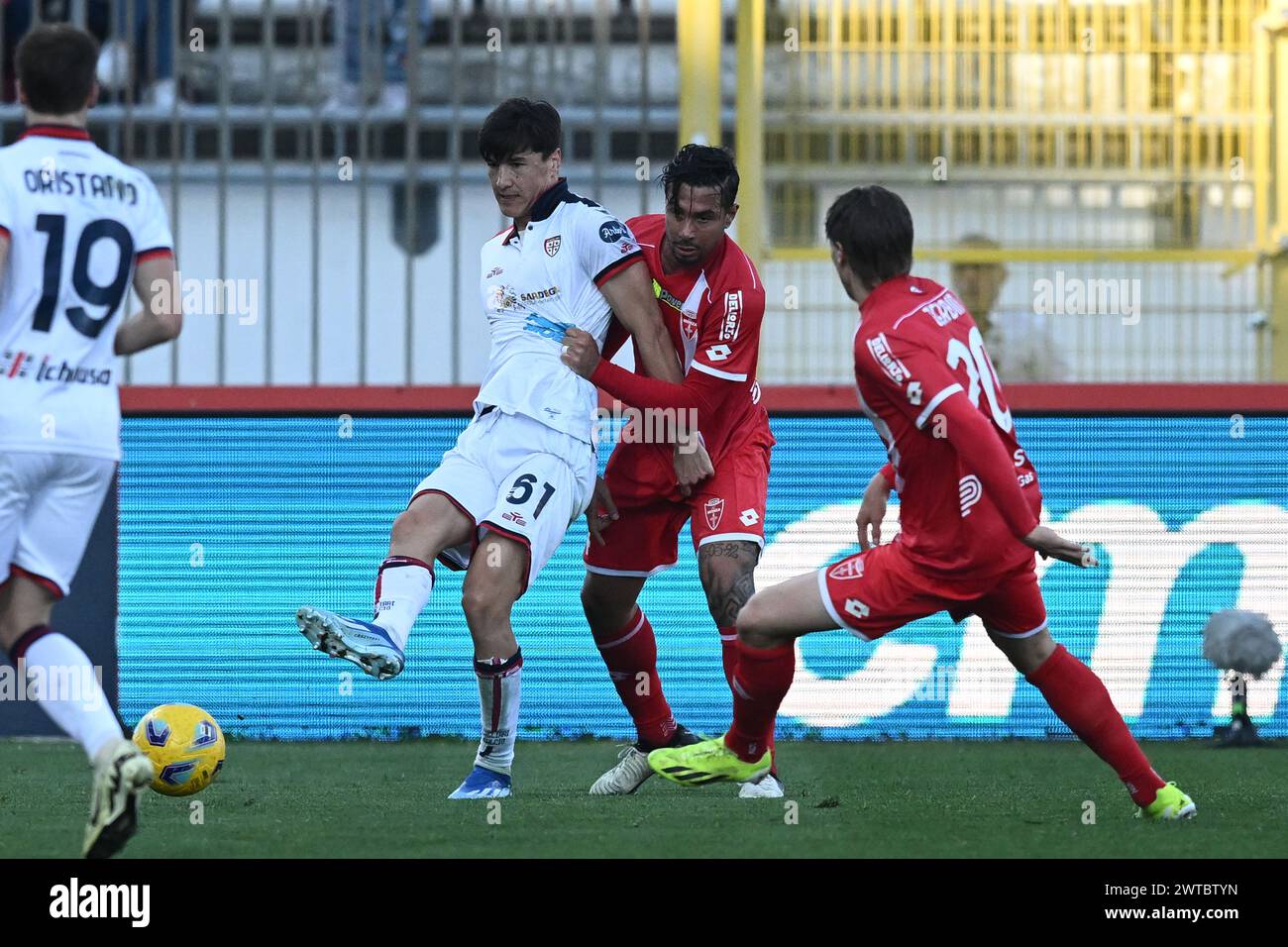 Eldor Shomurodov (Cagliari)Armando Izzo (Monza)Alessio Zerbin (Monza ...