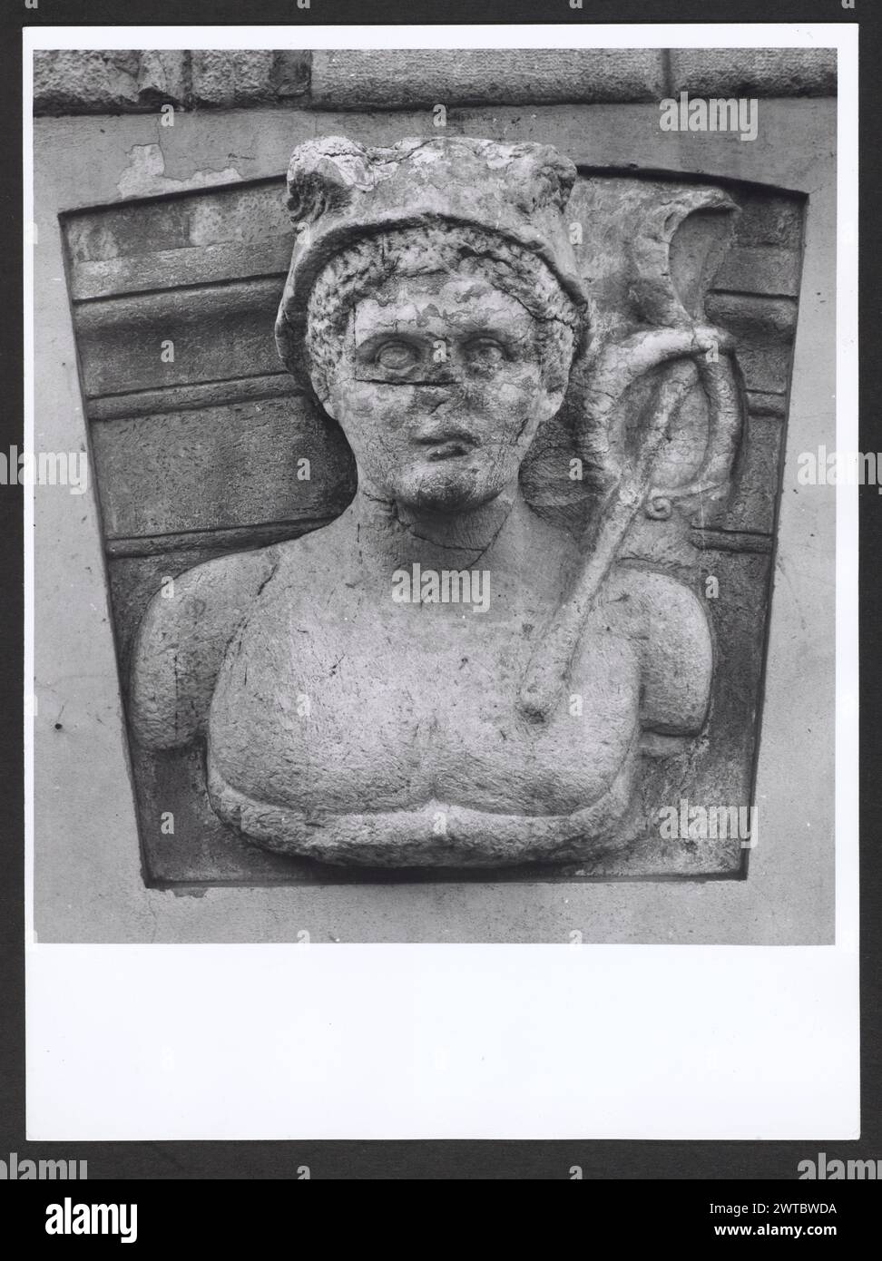 Faces of etruscans hi-res stock photography and images - Alamy