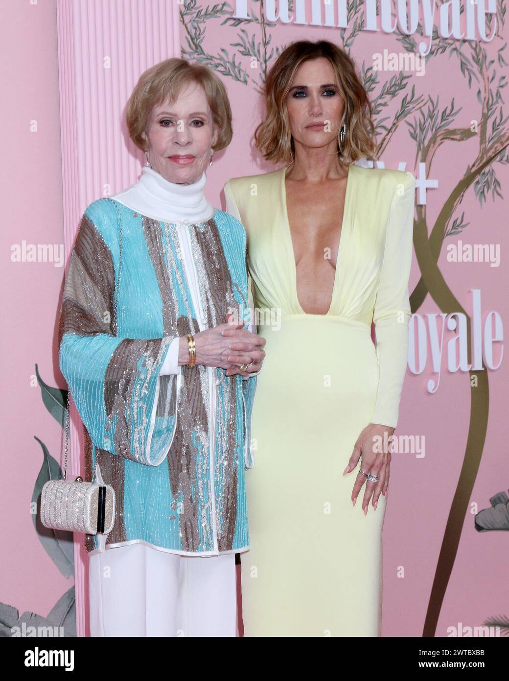 LOS ANGELES - MAR 14: Carol Burnett, Kristen Wiig at the Palm Royal ...