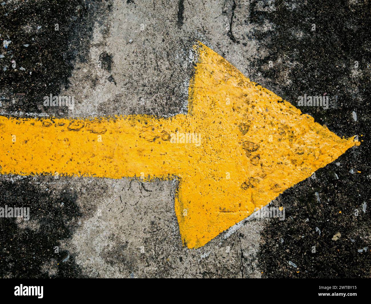 traffic direction arrow on the road, turn right sign Stock Photo - Alamy