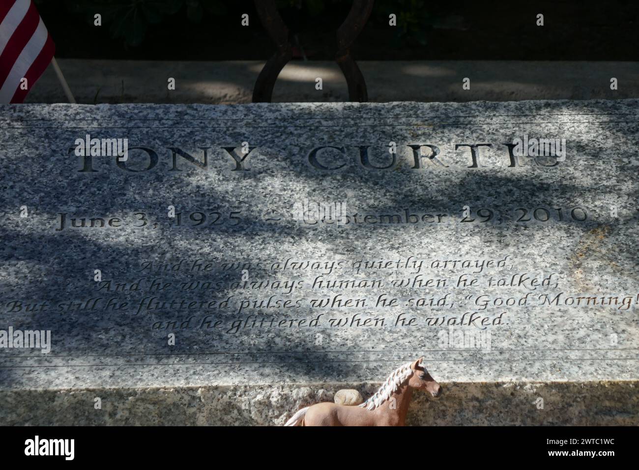 Las Vegas, Nevada, USA 8th March 2024 Actor Tony Curtis Grave in Legacy ...