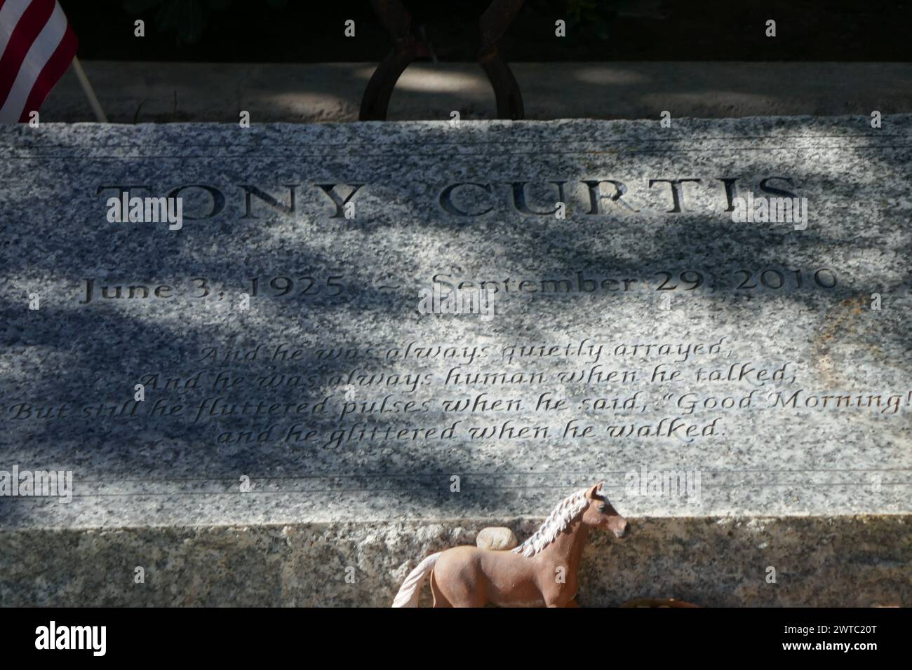 Las Vegas, Nevada, USA 8th March 2024 Actor Tony Curtis Grave in Legacy ...