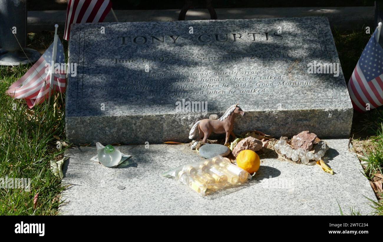 Las Vegas, Nevada, USA 8th March 2024 Actor Tony Curtis Grave in Legacy ...