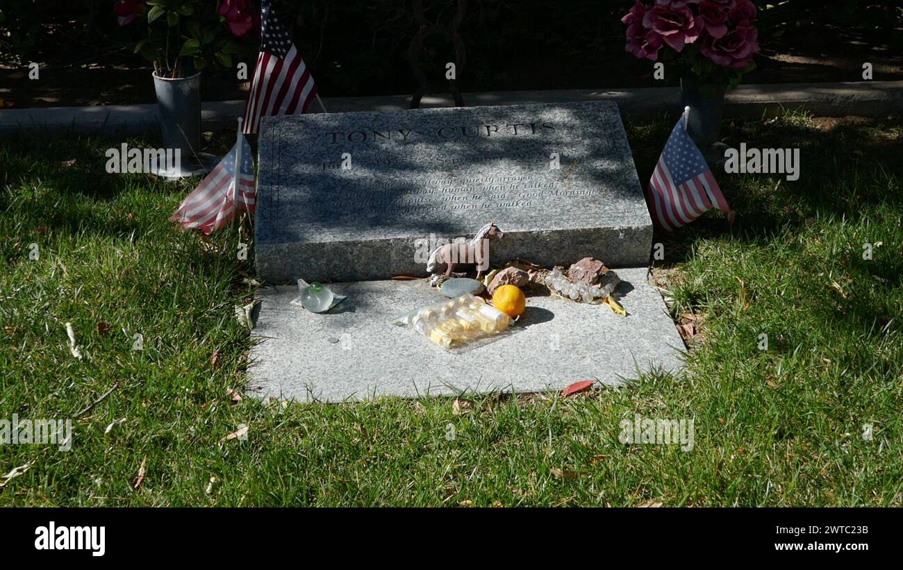 Las Vegas, Nevada, USA 8th March 2024 Actor Tony Curtis Grave in Legacy ...
