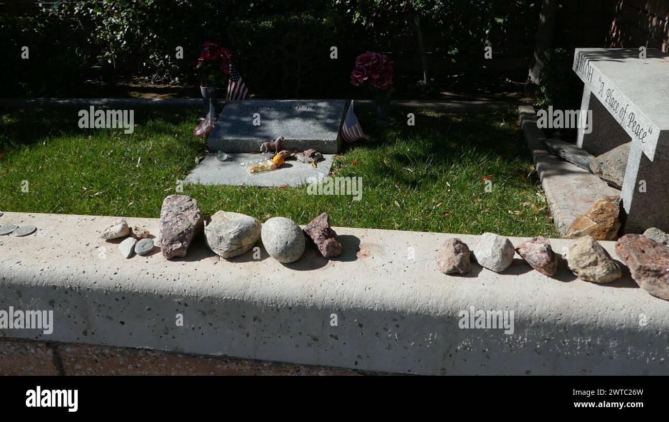 Las Vegas, Nevada, USA 8th March 2024 Actor Tony Curtis Grave in Legacy ...