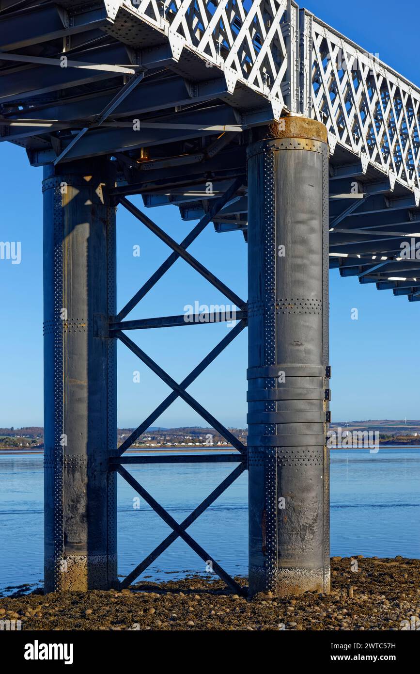 Cross bracing hi-res stock photography and images - Alamy