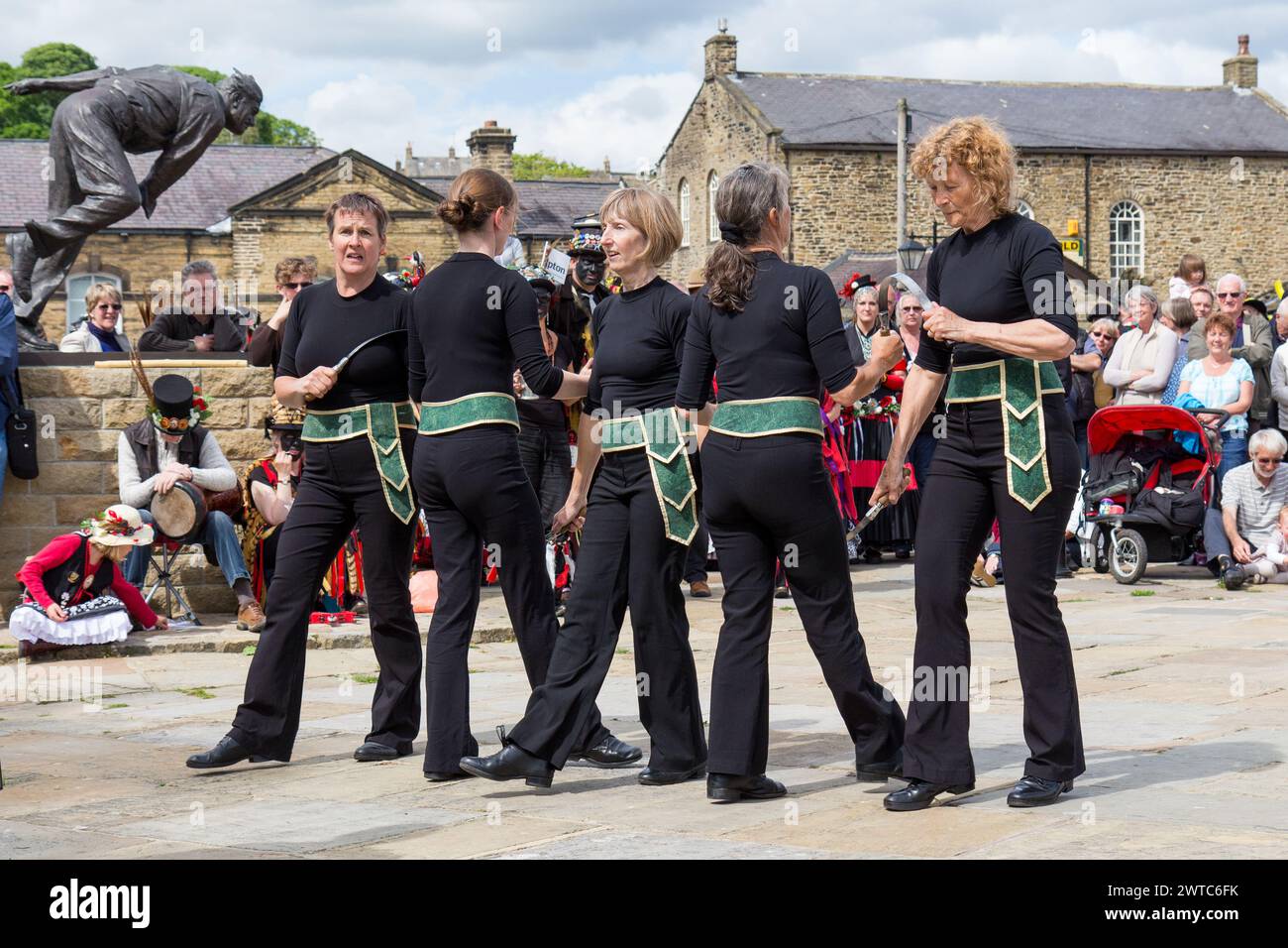 Traditional dancing at the Skipton day of dance Stock Photo - Alamy