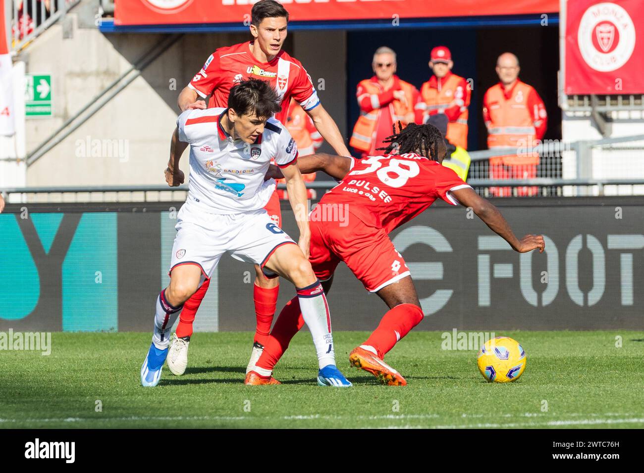 Warren Bondo (R) in action during the Serie A football match between AC ...