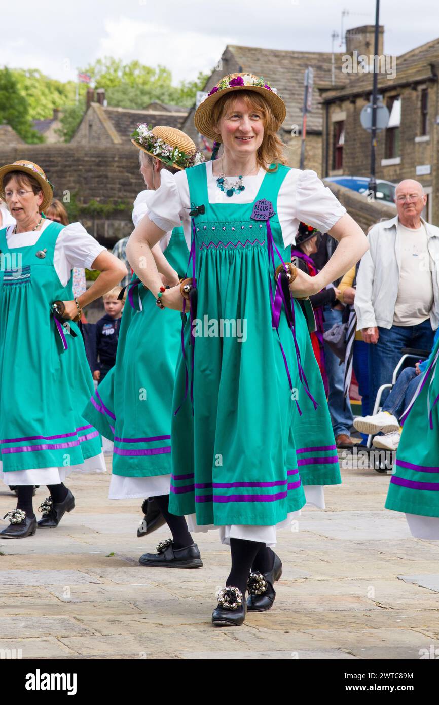 Traditional dancing at the Skipton day of dance Stock Photo - Alamy