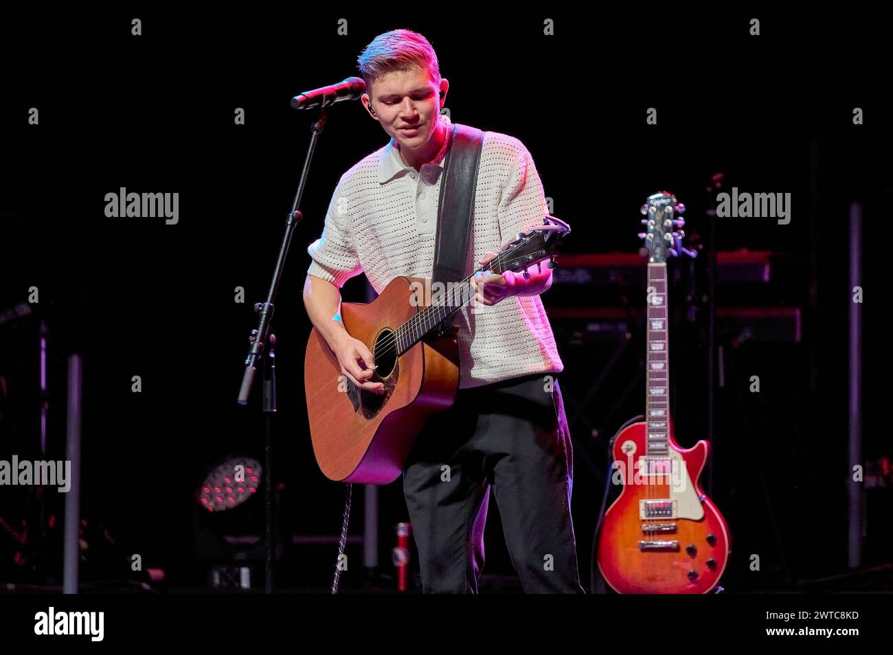 Thomas Danninger von Zweikanalton live im Theater am Aegi . Hannover ...