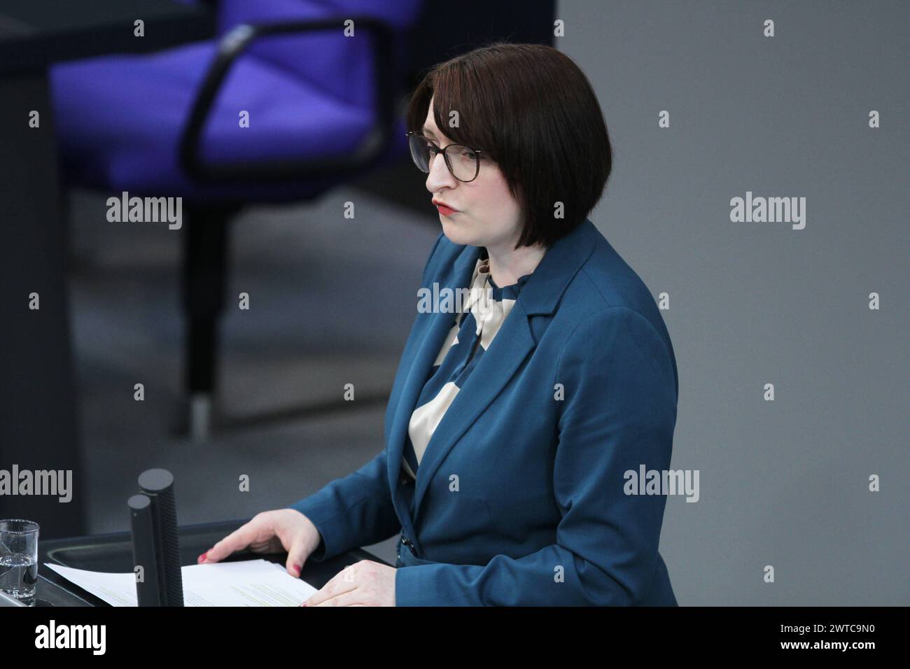 Laura kraft hi-res stock photography and images - Alamy
