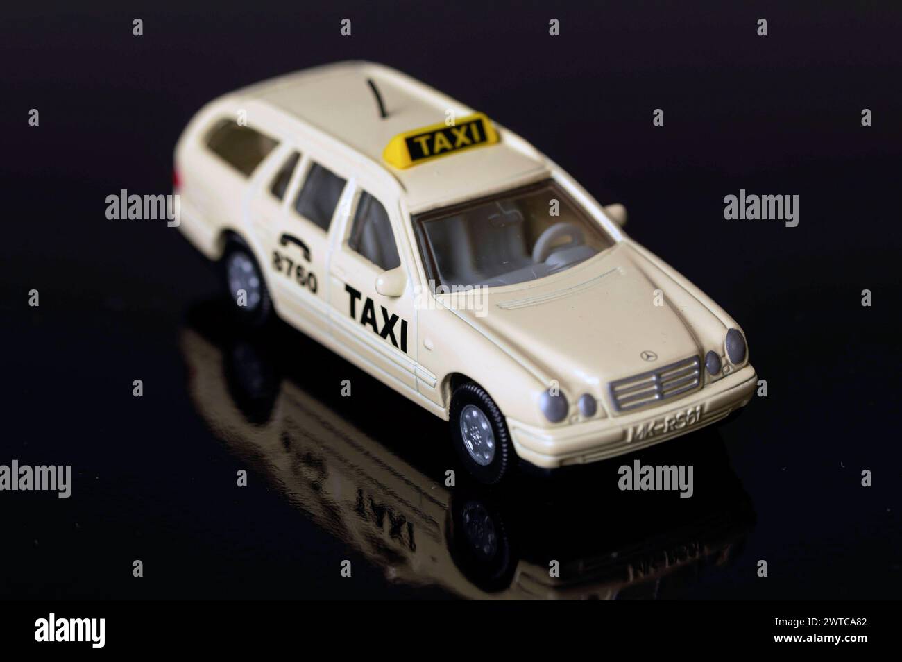 Taxi branche hi-res stock photography and images - Alamy