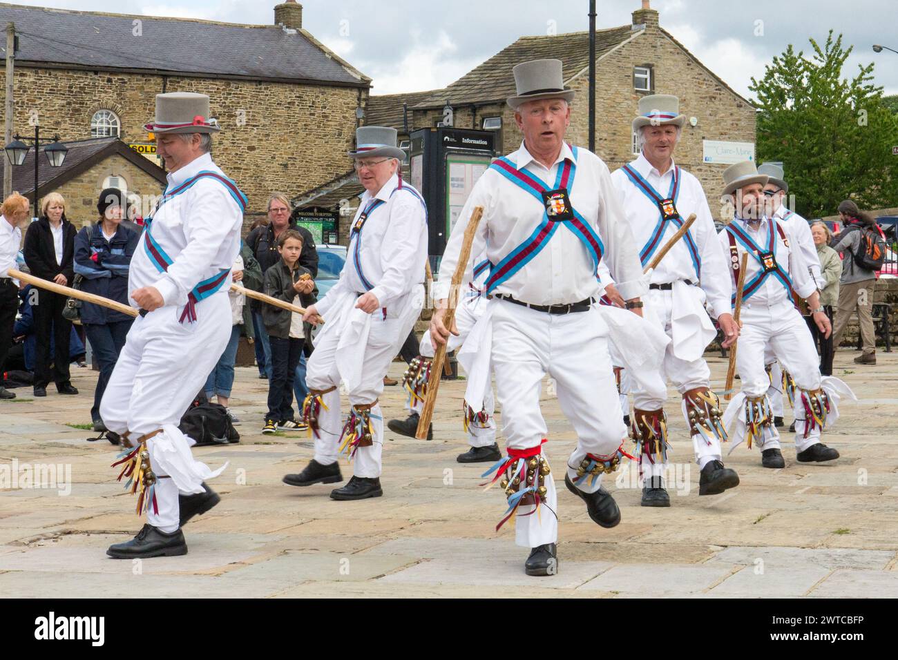 Morris dancing at the Skipton day of dance Stock Photo - Alamy