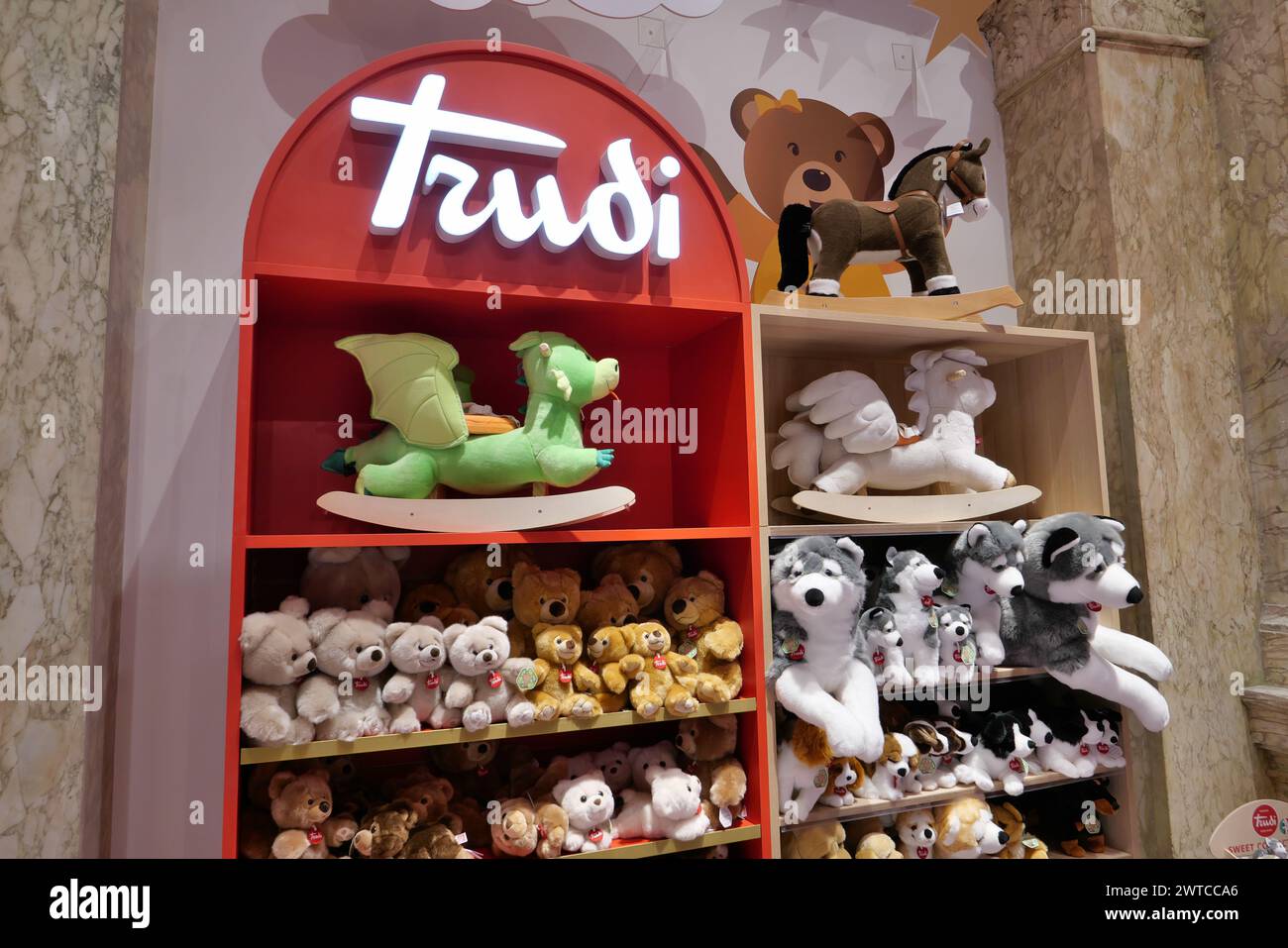 TRUDI PELUCHES ON DISPLAY INSIDE THE HAMLEYS TOY STORE Stock Photo - Alamy