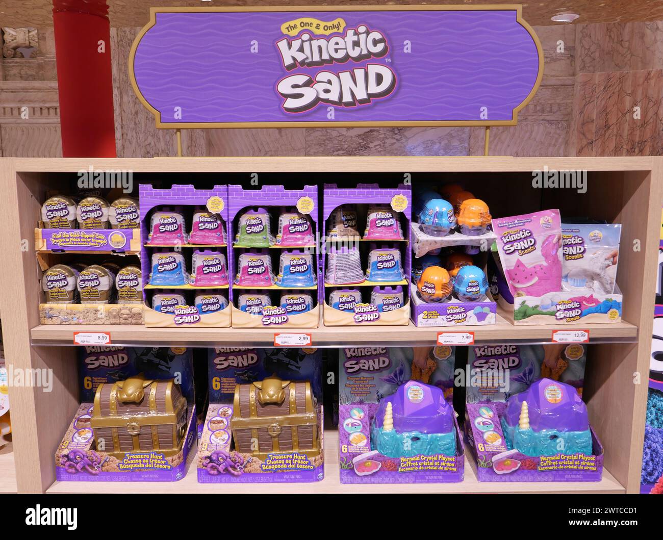 KINETIC SAND GAME BOXES ON DISPLAY INSIDE THE HAMLEYS TOY STORE Stock ...