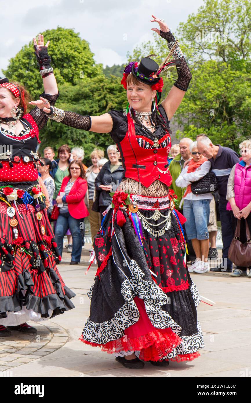 Traditional dancers at the Bakewell international day of dance Stock ...
