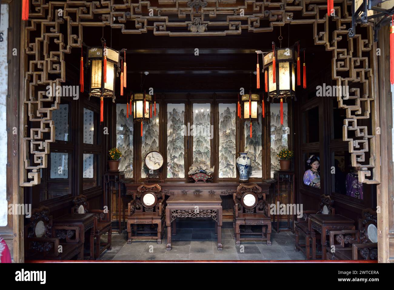 Chinese corridor in Suzhou classical garden Stock Photo - Alamy