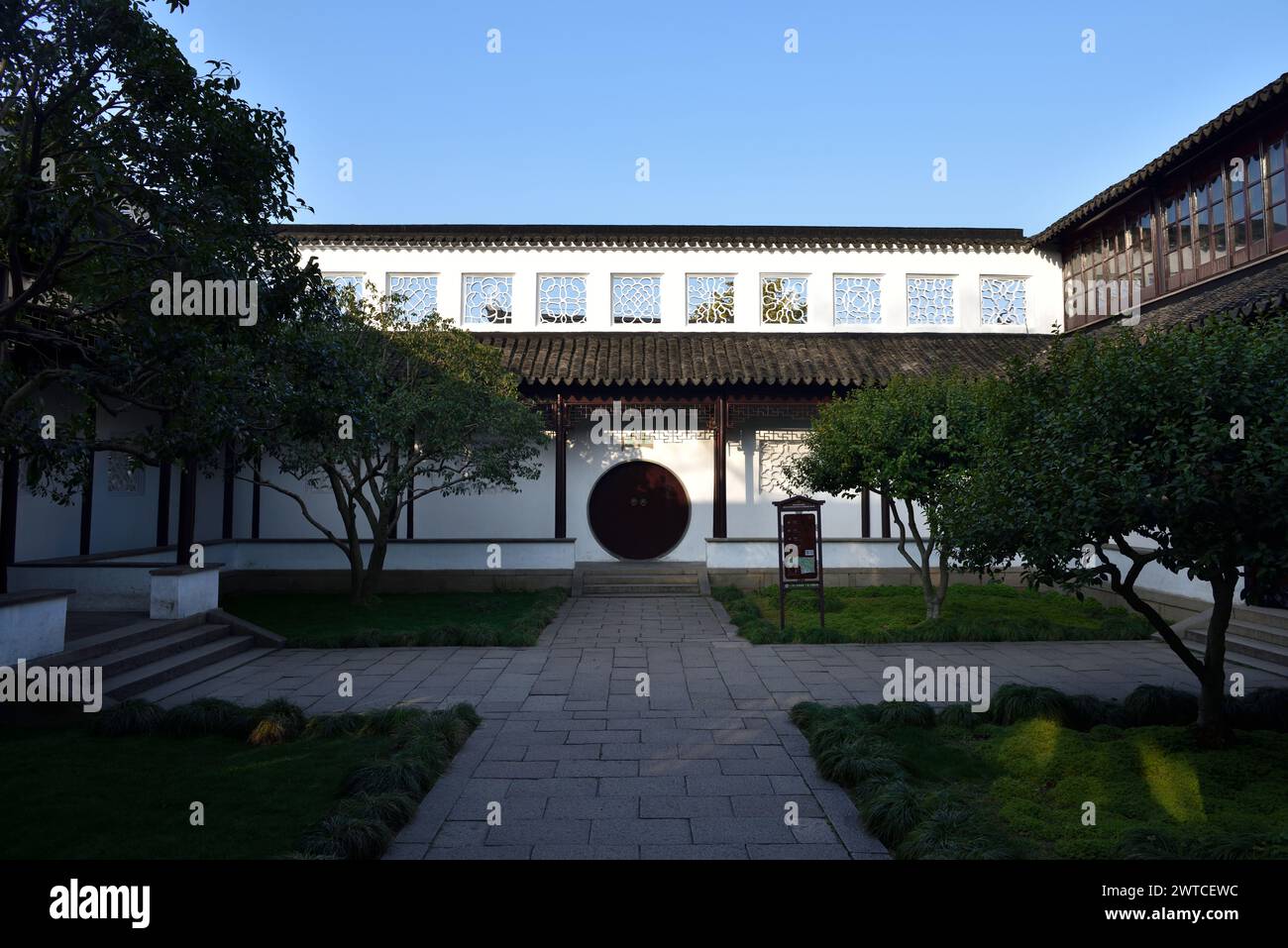 Chinese corridor in Suzhou classical garden Stock Photo - Alamy