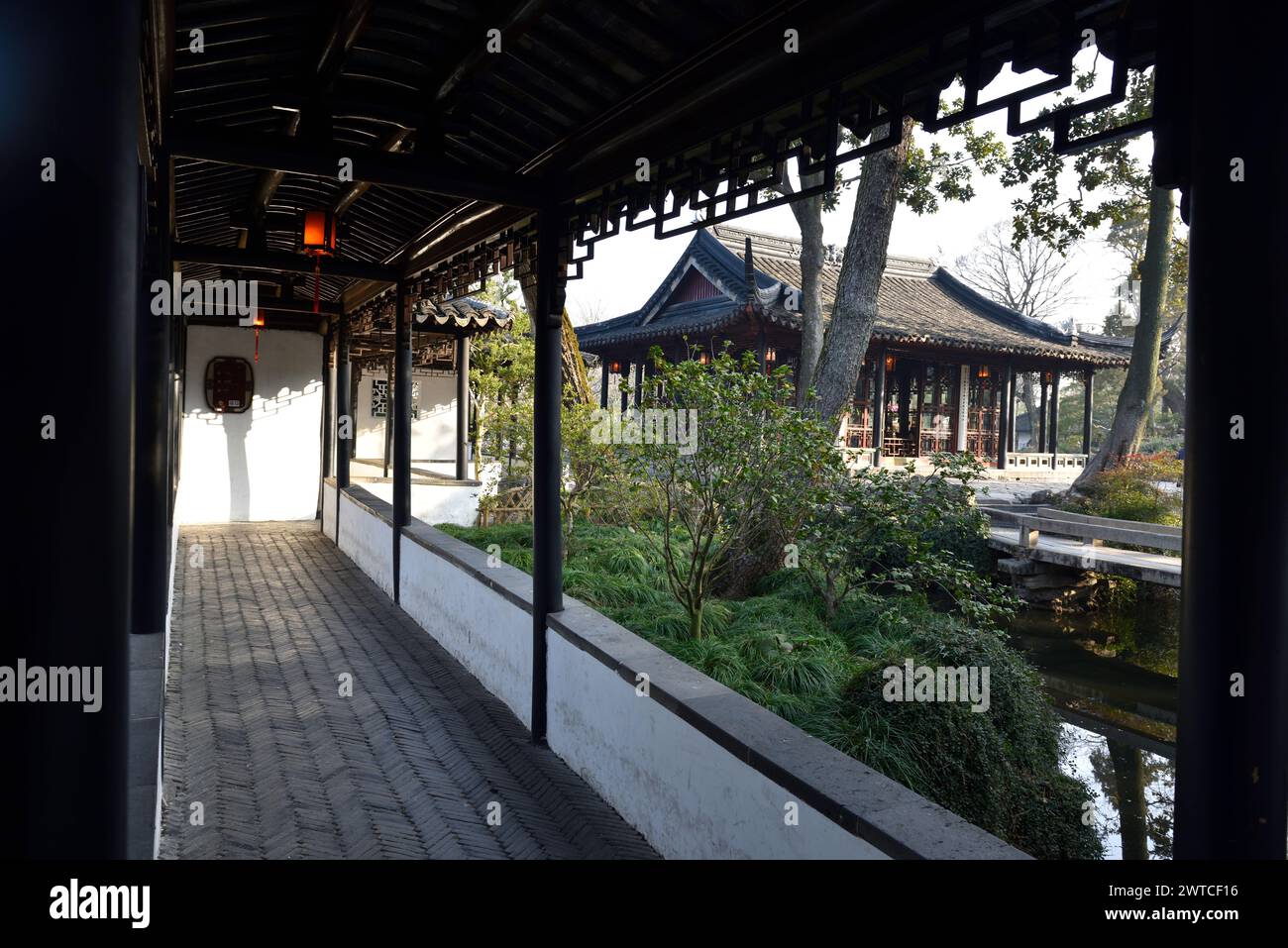 Chinese corridor in Suzhou classical garden Stock Photo - Alamy