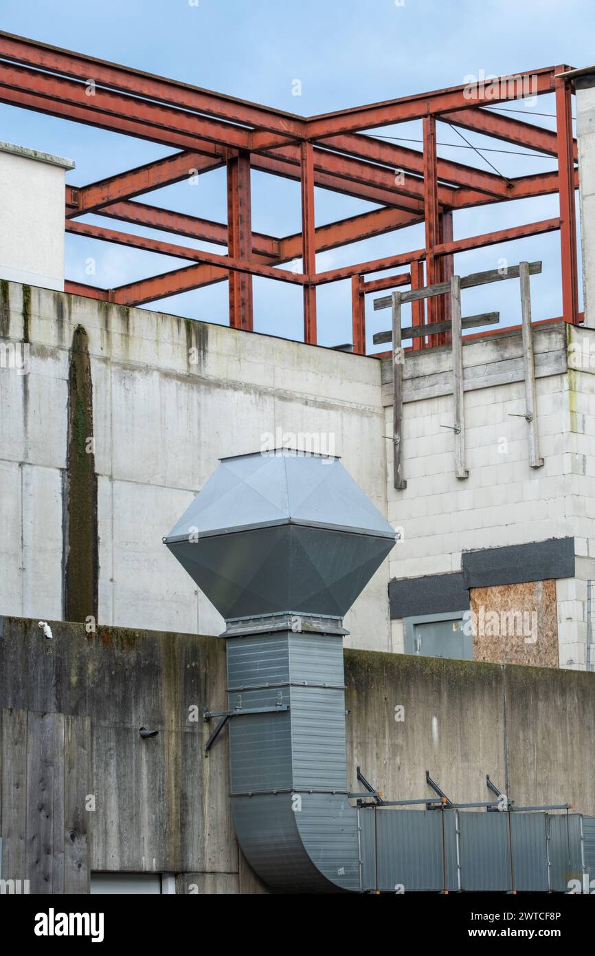 Shell warehouse hi-res stock photography and images - Alamy