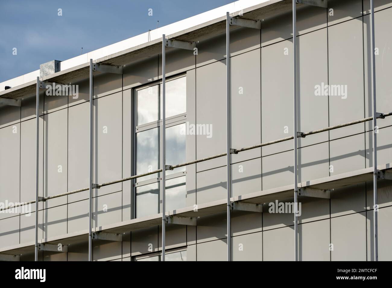 Composite cladding hi-res stock photography and images - Alamy