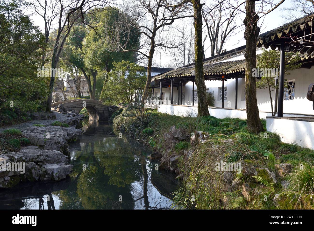 Chinese corridor in Suzhou classical garden Stock Photo - Alamy