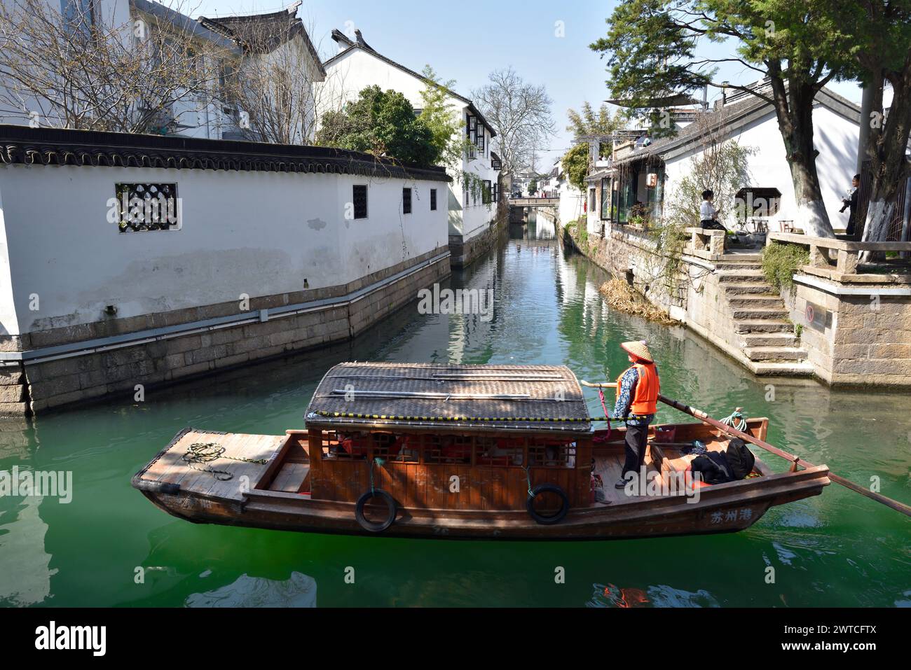 Chinese corridor in Suzhou classical garden Stock Photo - Alamy