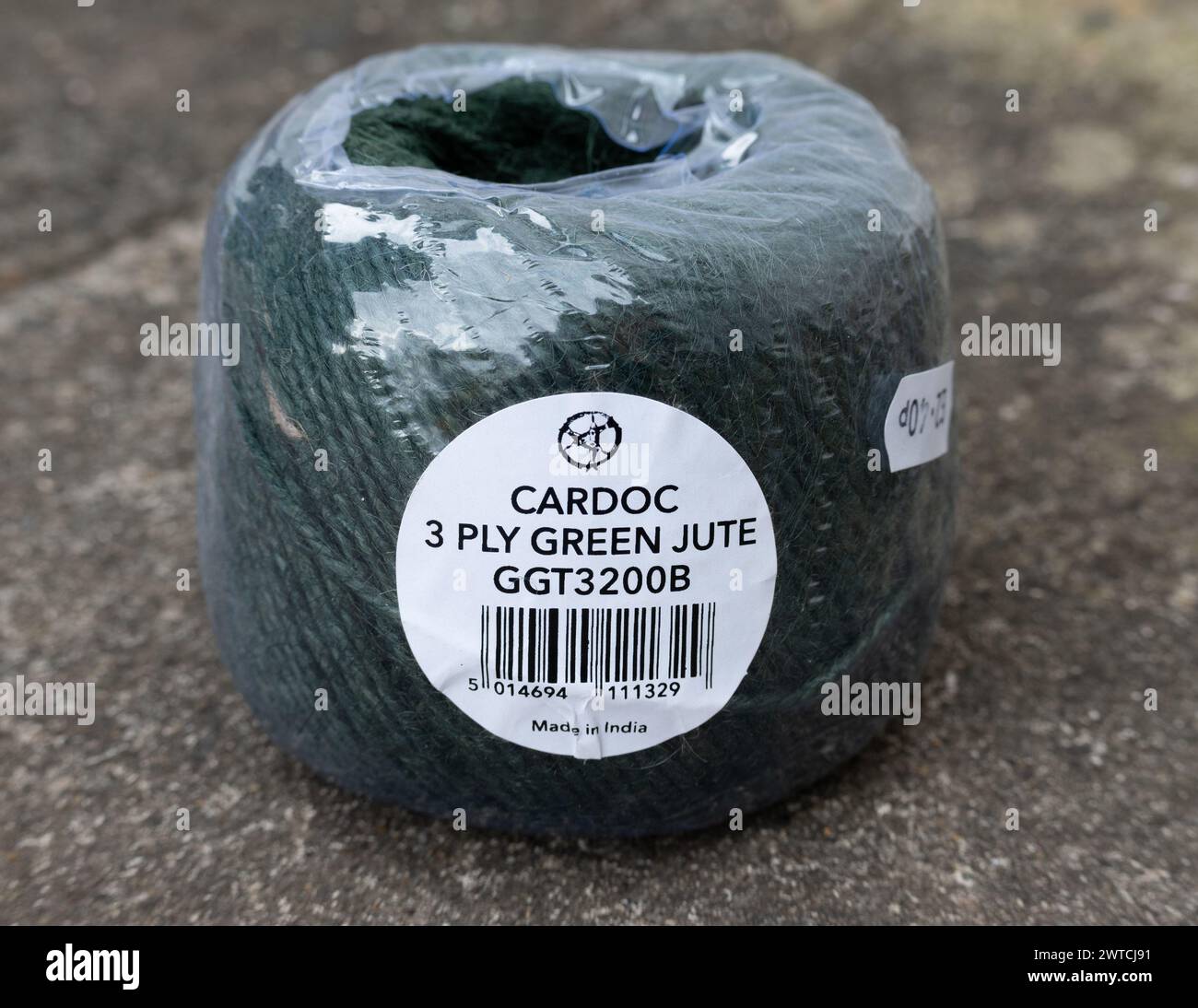 3 ply twine hi-res stock photography and images - Alamy