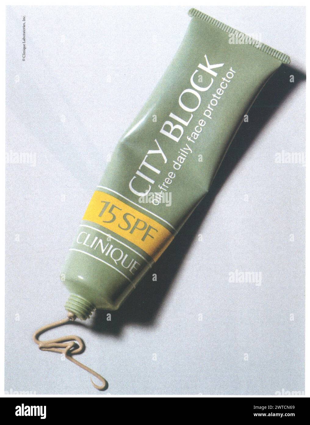 Clinique advertisement hi-res stock photography and images - Alamy