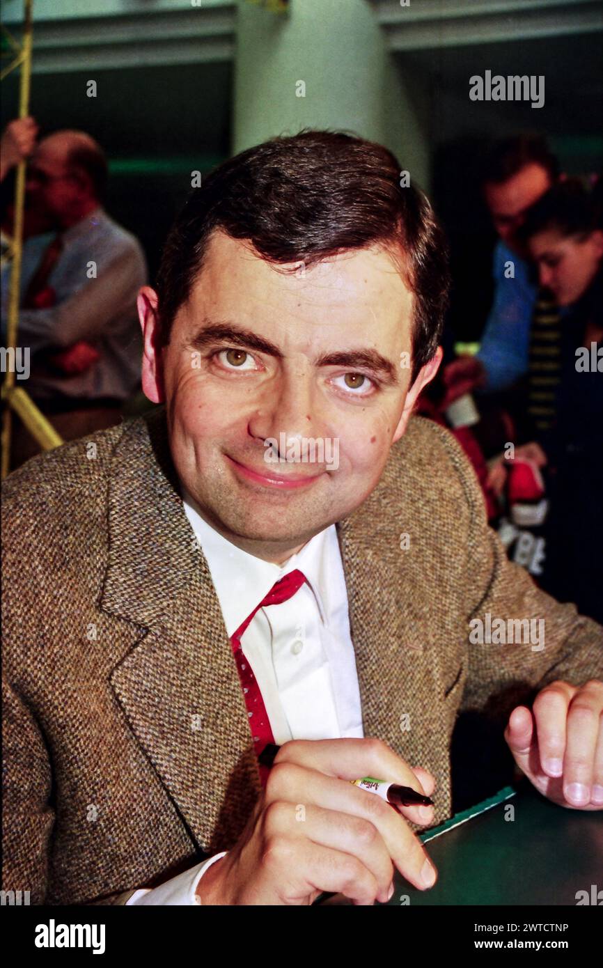 The British Comedian Rowan Atkinson doing an in store appearance as iMr ...
