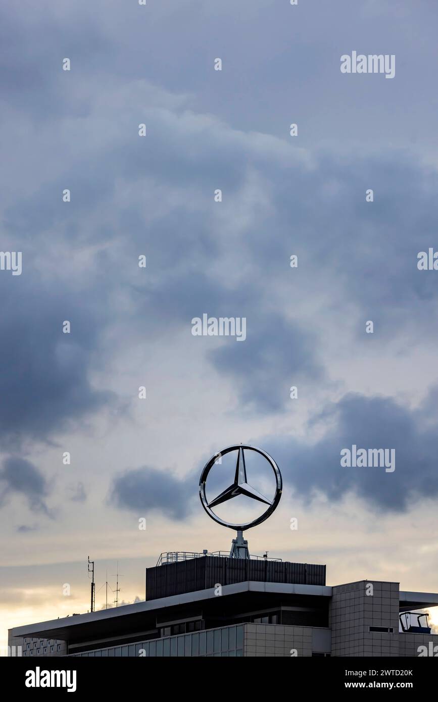Zentrale mercedes benz hi-res stock photography and images - Alamy