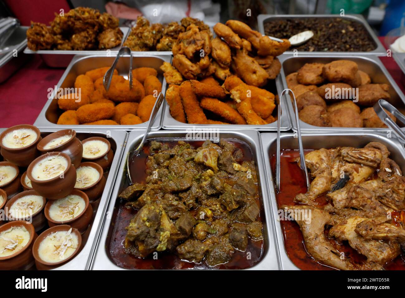 Dhaka, Bangladesh - March 017, 2024: Traditional iftar items of Old ...